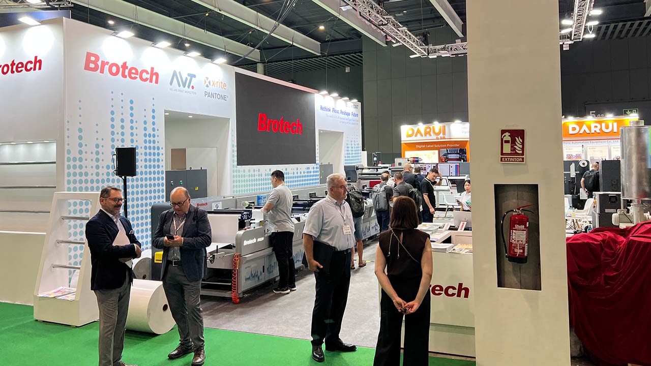 Brotech debuts AI-powered flexo press at Labelexpo Europe | Labels & Labeling