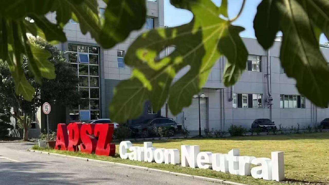 Asahi water-wash machine at Gallus demo center | Labels & Labeling