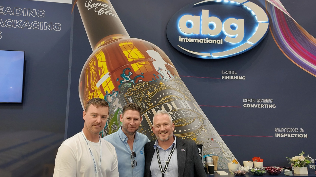 Easy Signs makes major labels move | Labels & Labeling