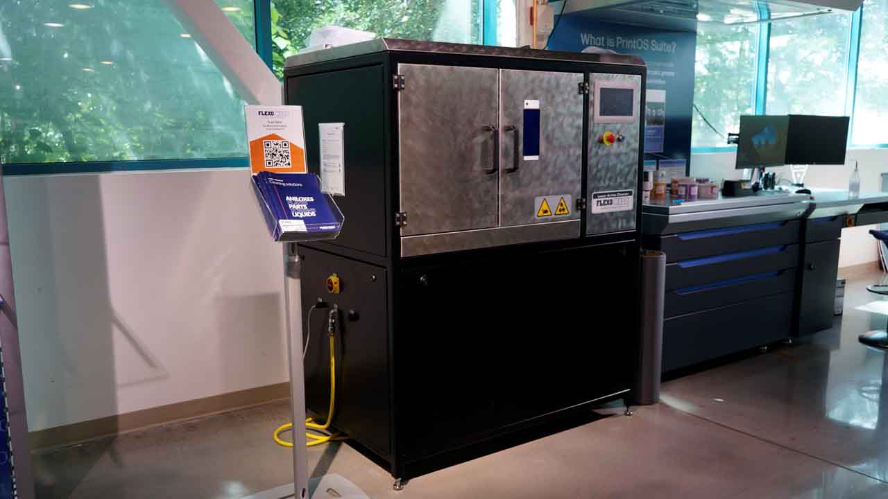 HP Graphics Experience Center installs Flexo Wash anilox cleaner ...