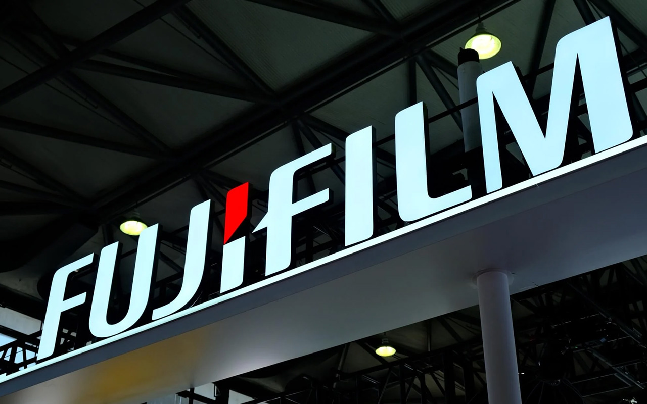 Fujifilm donates 250,000 USD to American Red Cross | Labels & Labeling