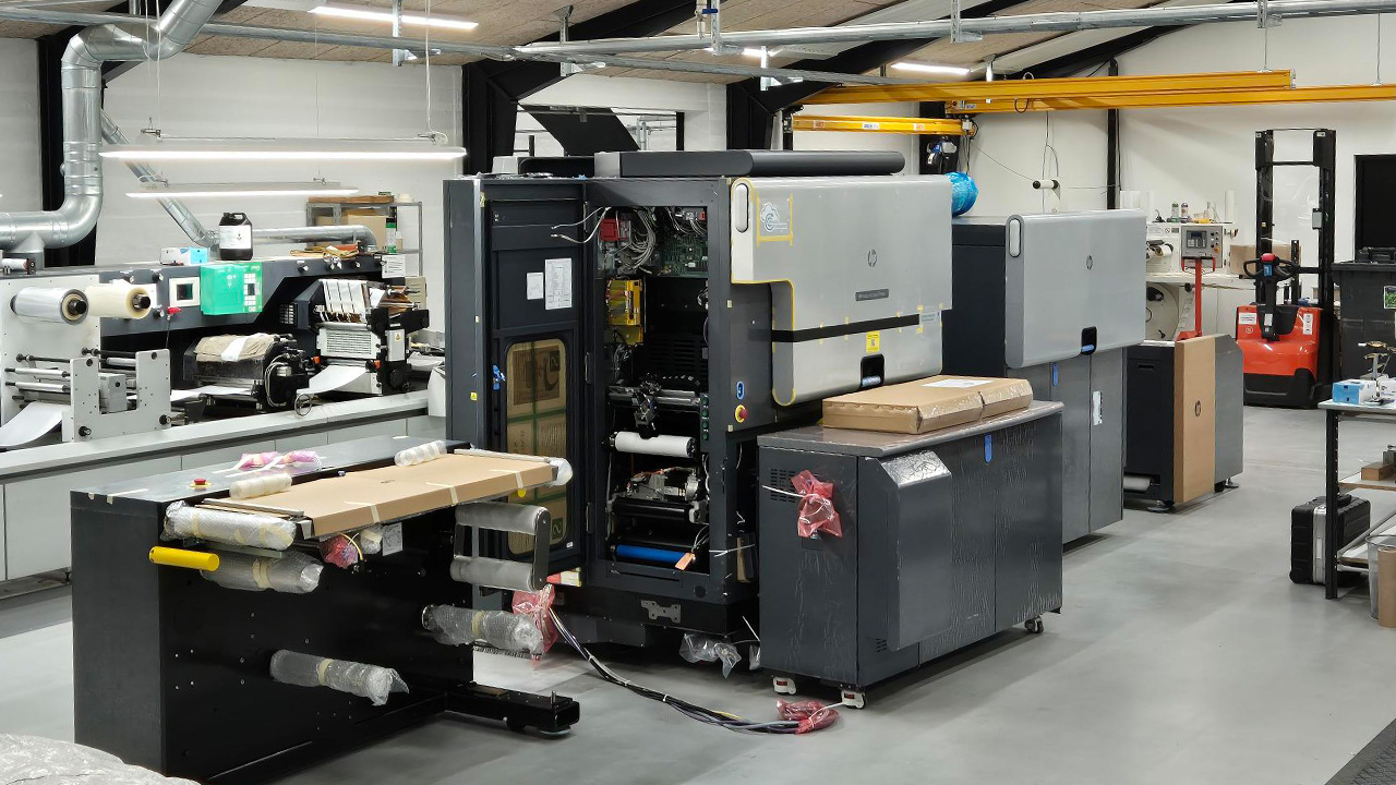 Ecco Print takes delivery of HP Indigo 6K | Labels & Labeling