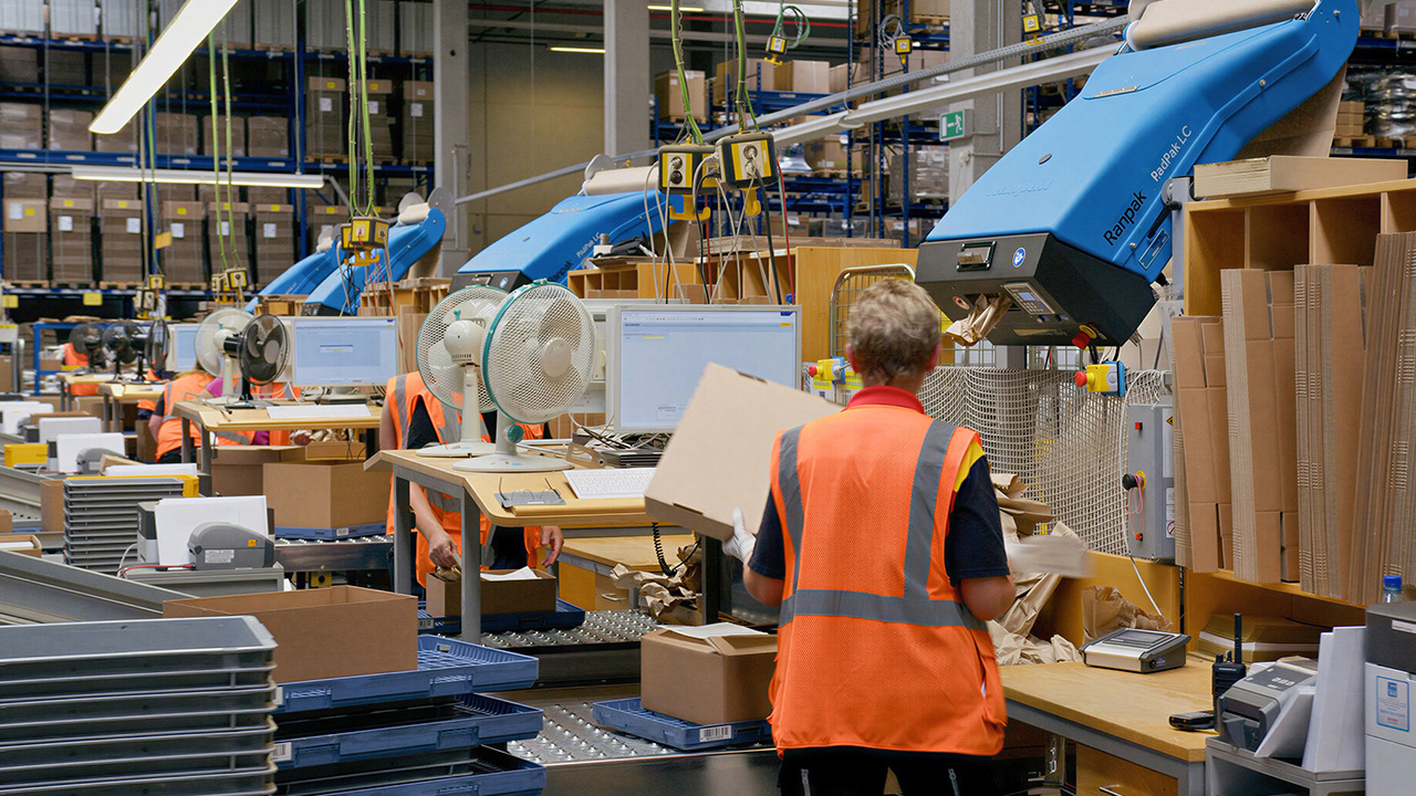 DHL adopts InNo-Liner system | Labels & Labeling