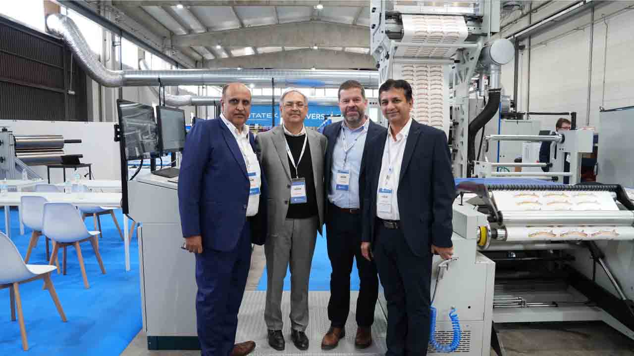 Vinsak Rotatek unveil Universal 850 at open house | Labels & Labeling