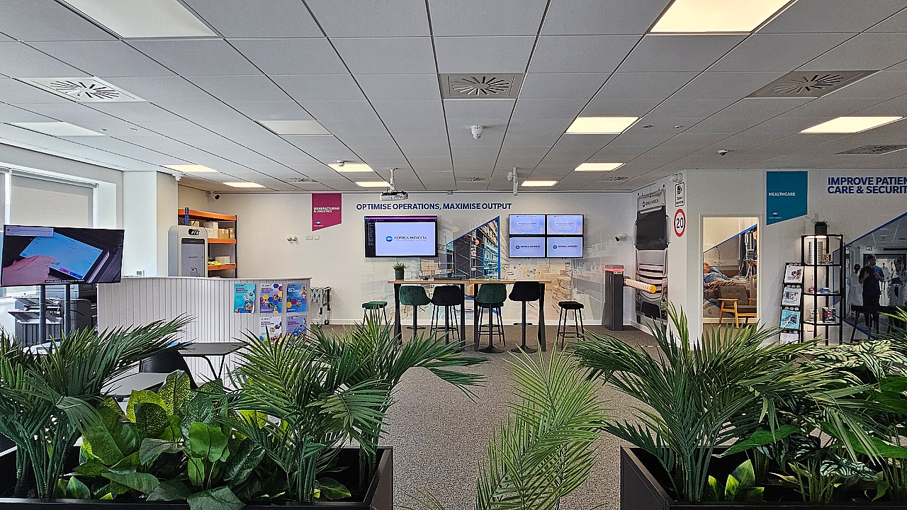 Konica Minolta expands UK engagement center | Labels & Labeling