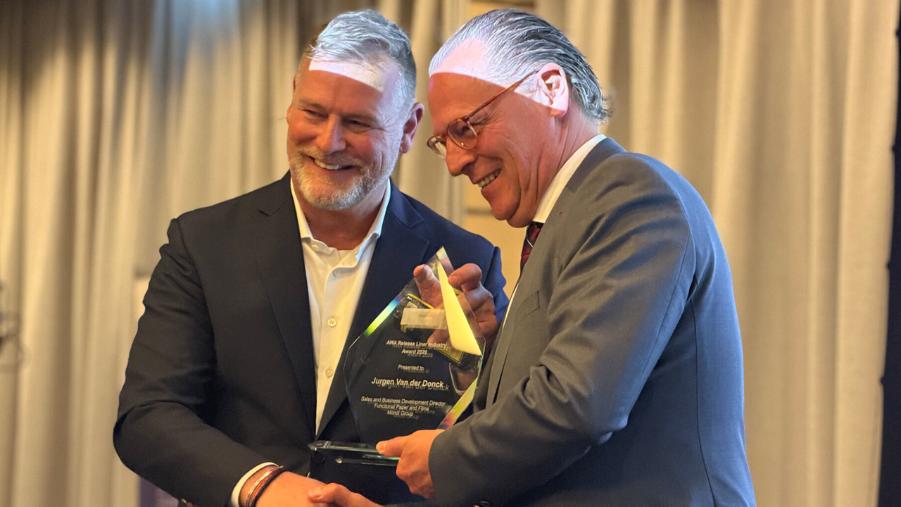 Van der Donck receives AWA award | Labels & Labeling