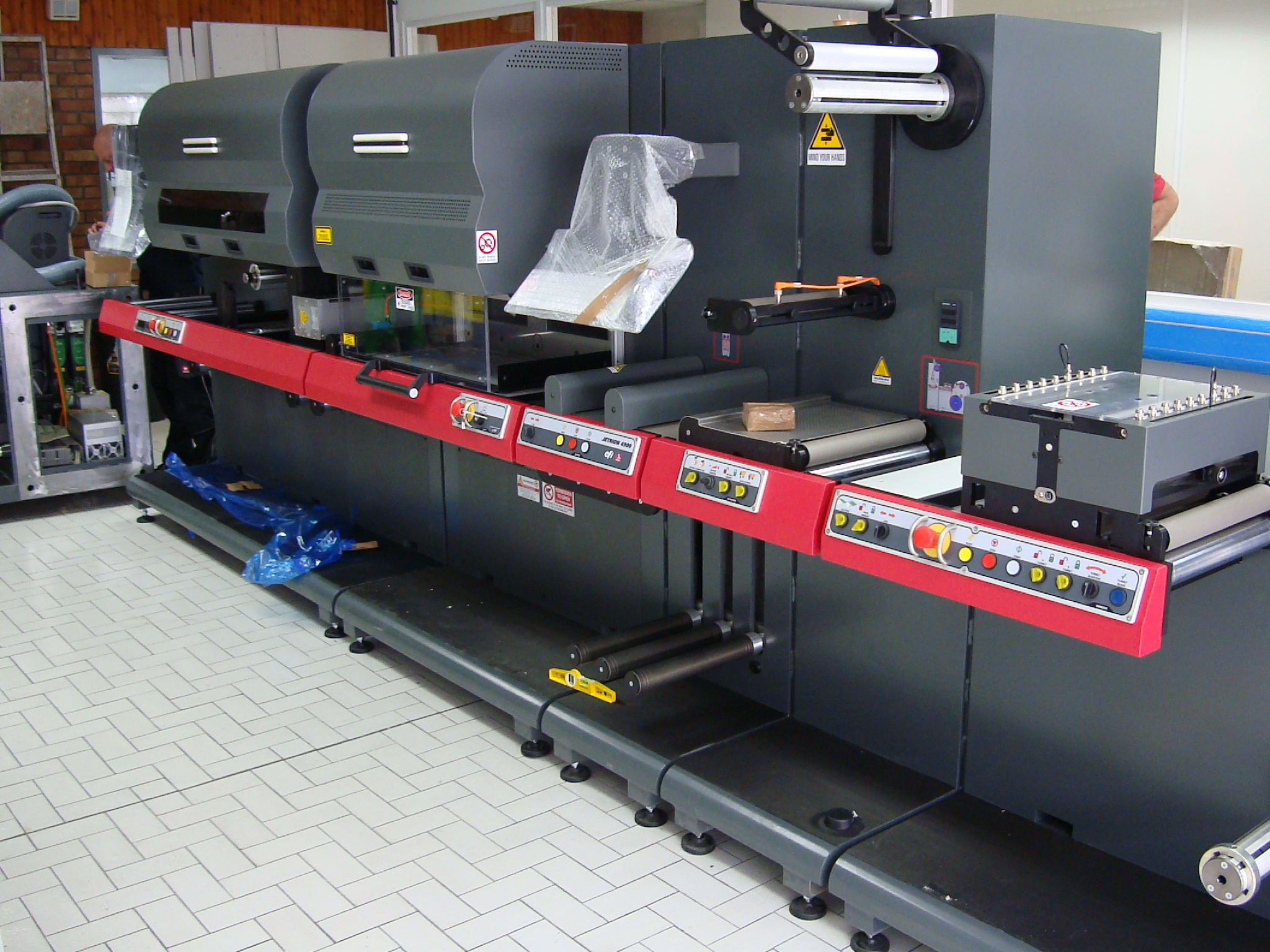 Colorscan Imaging Products installs EFI Jetrion 4900 | Labels & Labeling