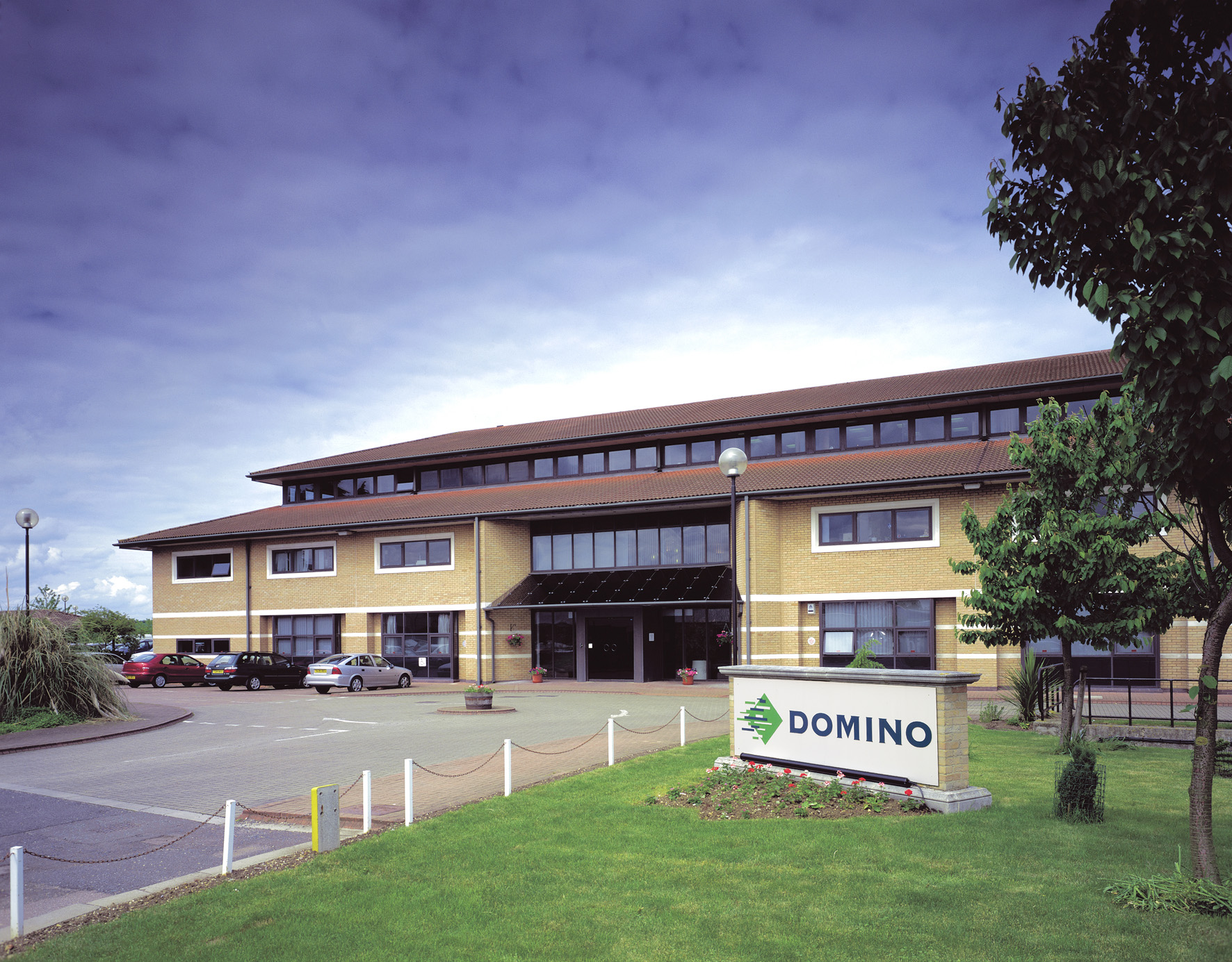 Domino details digital aspirations | Labels & Labeling