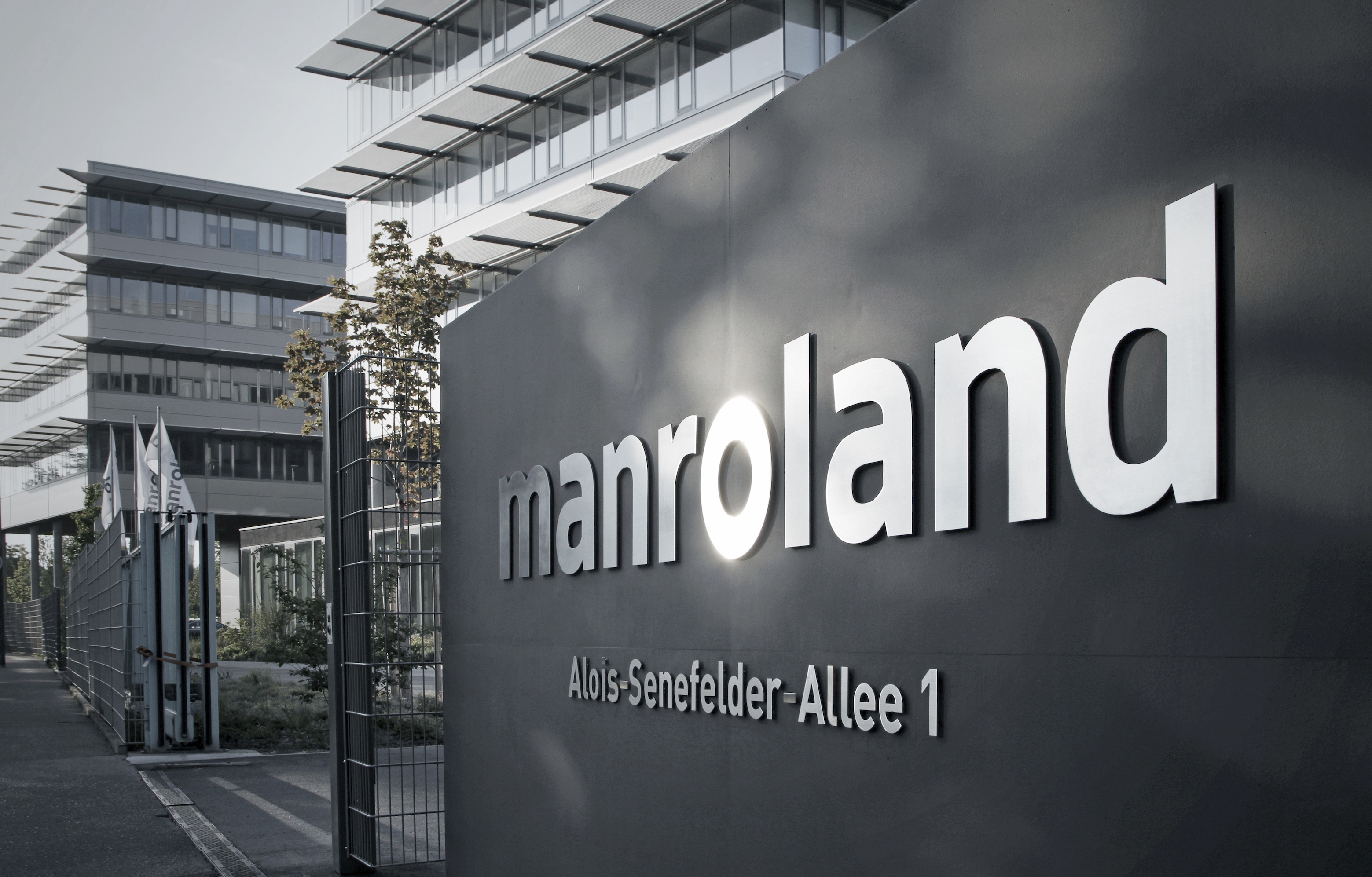 manroland web systems launches Varioman | Labels & Labeling