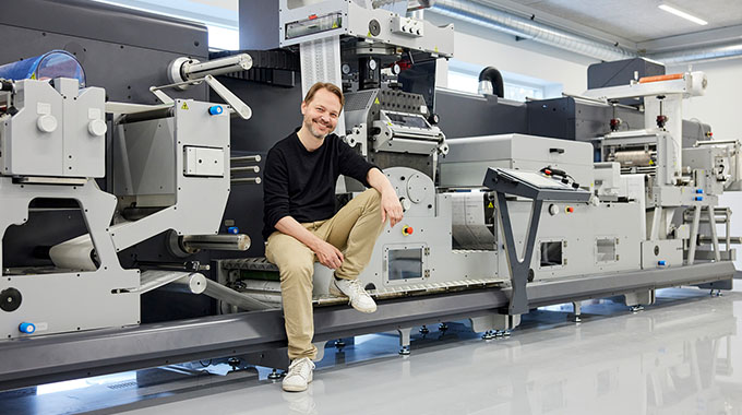 GM celebrates 40th anniversary | Labels & Labeling