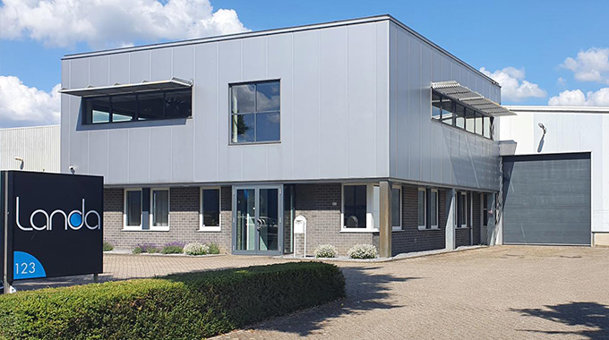 Landa opens European ink facility | Labels & Labeling