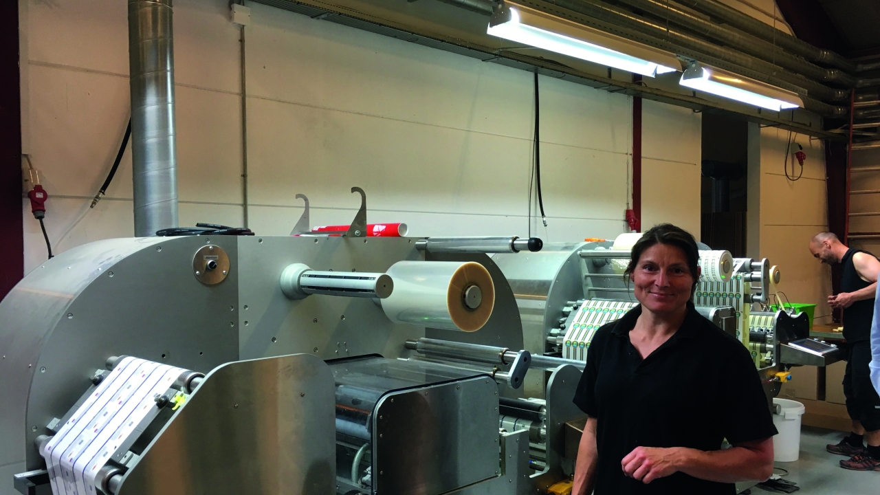 Growing converter adopts automation | Labels & Labeling